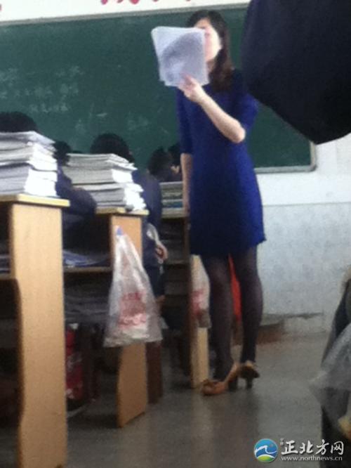 女教师禁穿黑丝袜惹争议 网曝各种雷人校规组图 搜狐滚动