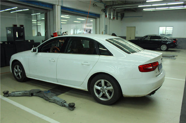 奥迪A4L四万公里4S店保养实拍！_搜狐汽车_搜狐网