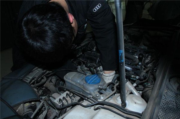 奥迪A4L四万公里4S店保养实拍！_搜狐汽车_搜狐网