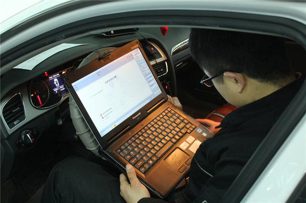 奥迪A4L四万公里4S店保养实拍！_搜狐汽车_搜狐网